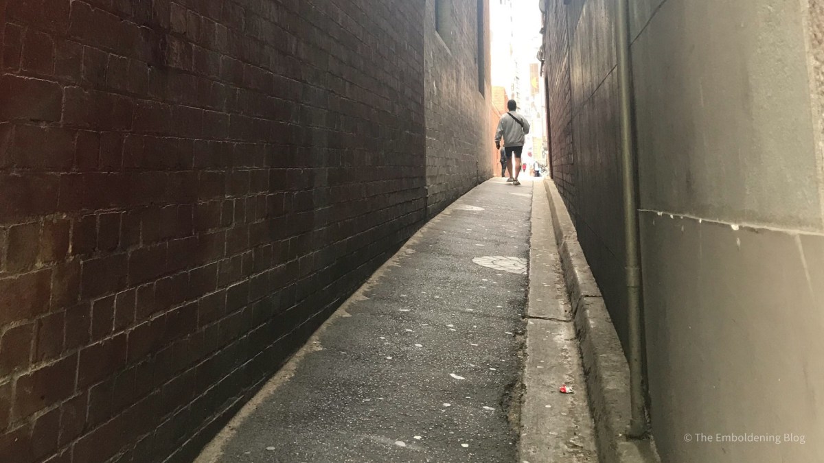 逃 – The Emboldening Blog